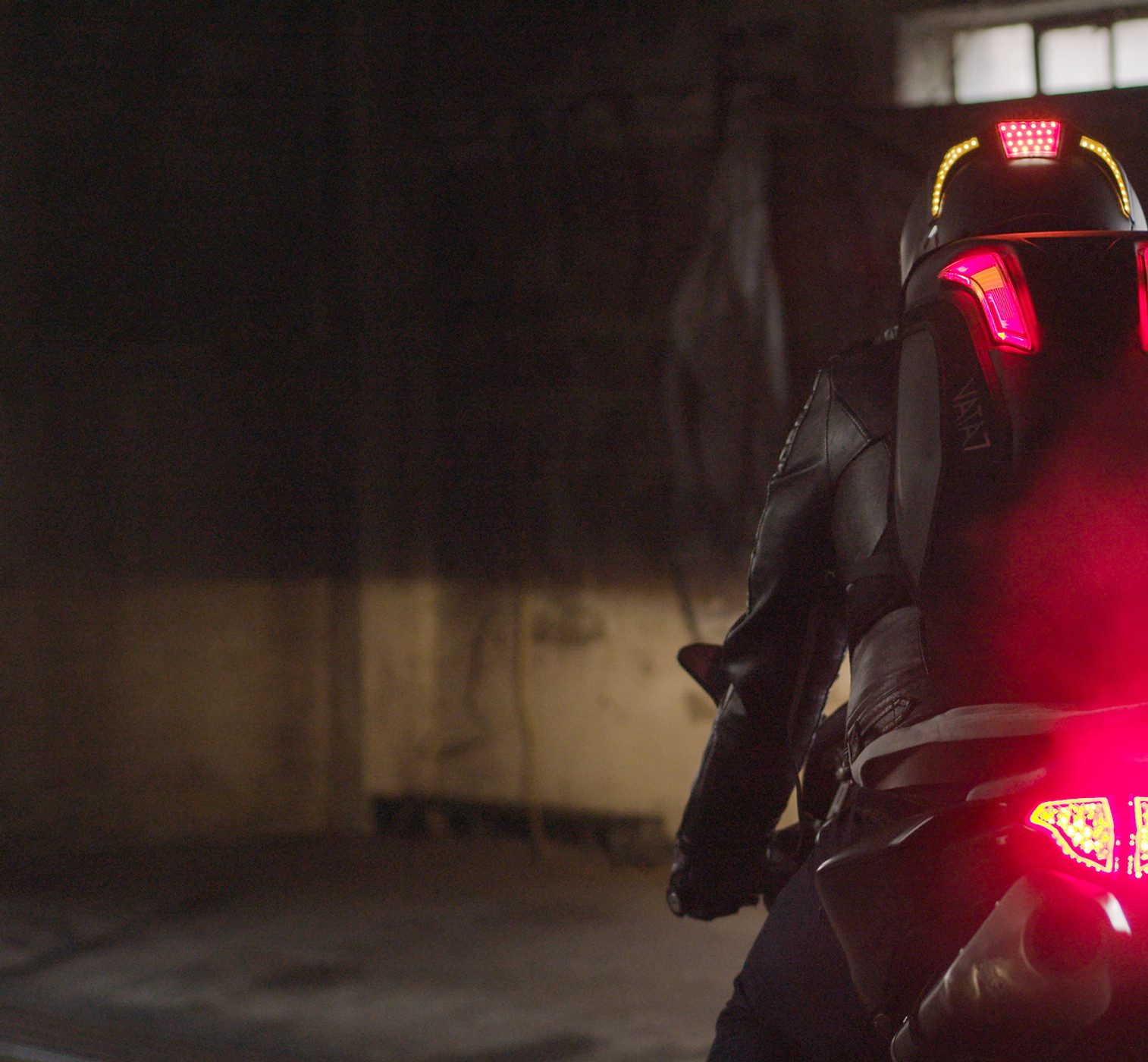 Vata7 Unveils Crowdfunding Campaign for X1 LED Smart Helmet - webBikeWorld